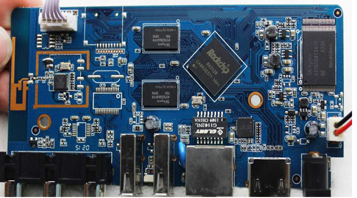 Full Turnkey Assembly Immersion Gold Silver PCB Assembly With Blue RoHS Compliant